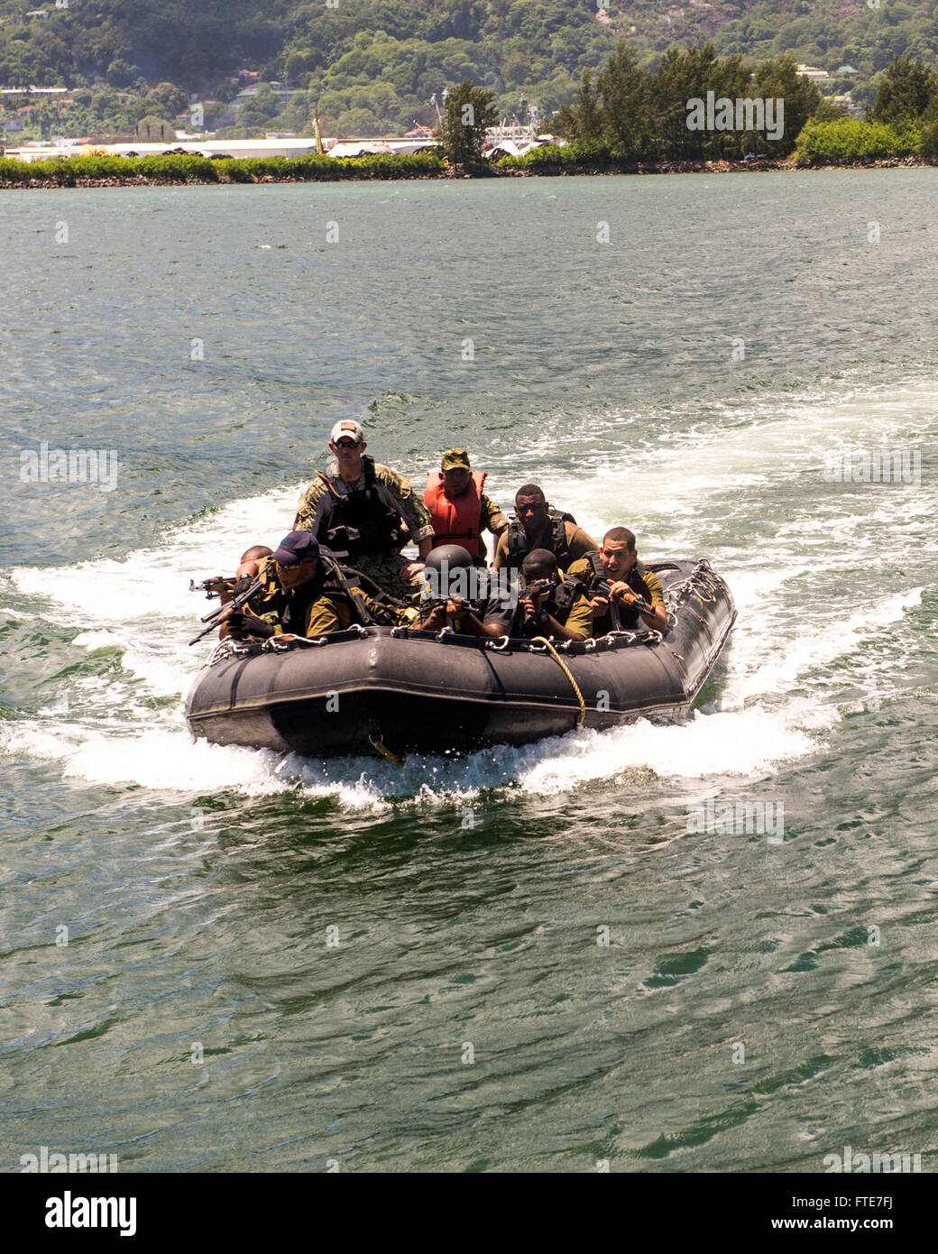 Us coast guard boarding team hi-res stock photography and images - Alamy