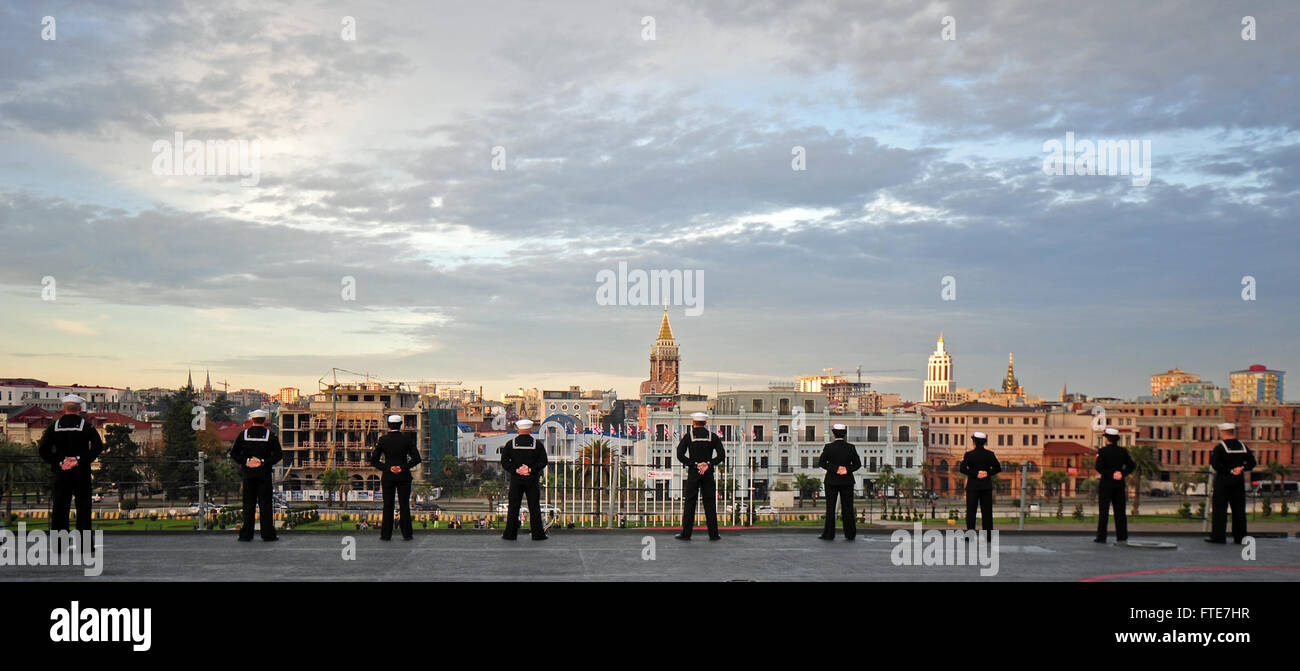 The USS Mount Whitney (LCC 20), flagship of the U.S. 6th Fleet, arrives ...