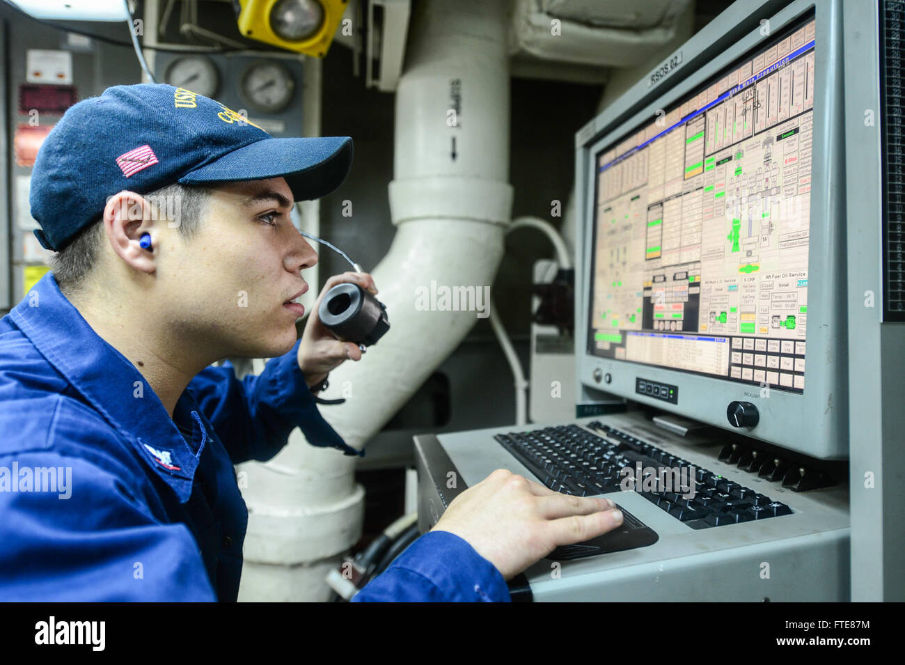 Damage controlman hi-res stock photography and images - Alamy