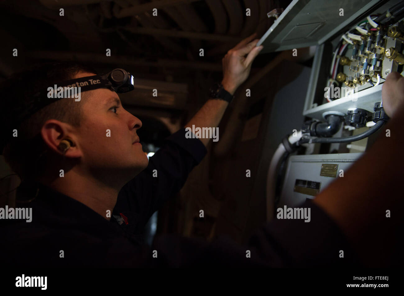 U s navy engineman 2nd class hi-res stock photography and images - Alamy