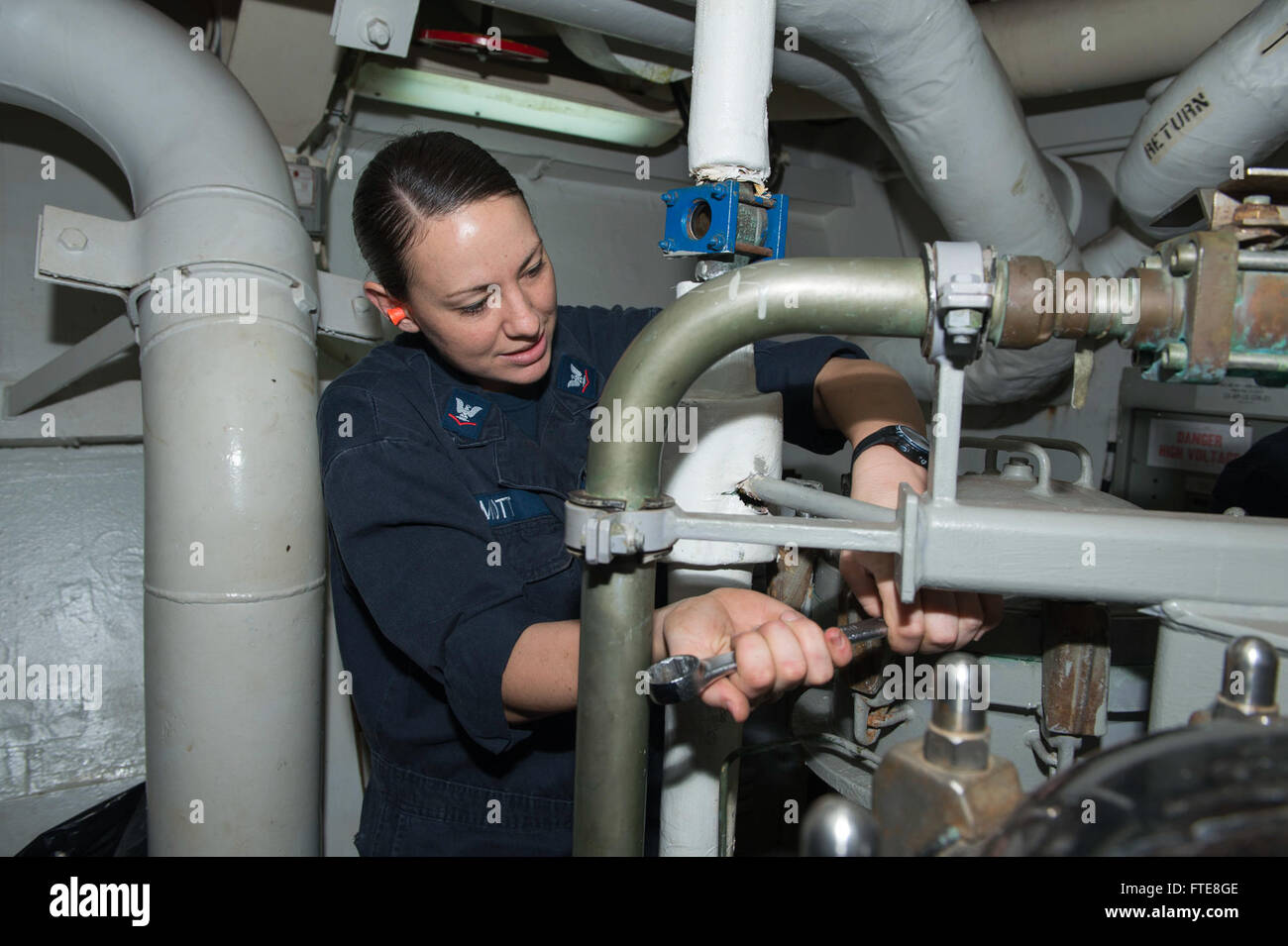 Engine room operation hi-res stock photography and images - Alamy