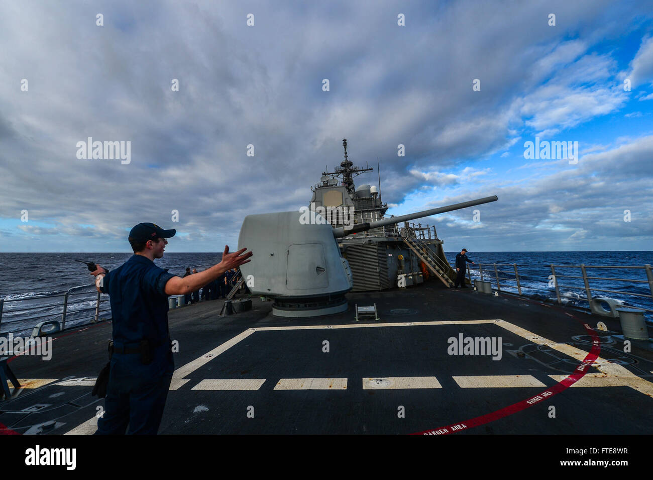 Shipboard gun hi-res stock photography and images - Alamy