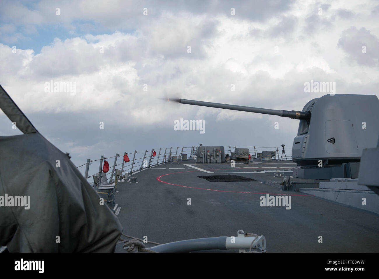 Mk45 gun hi-res stock photography and images - Alamy