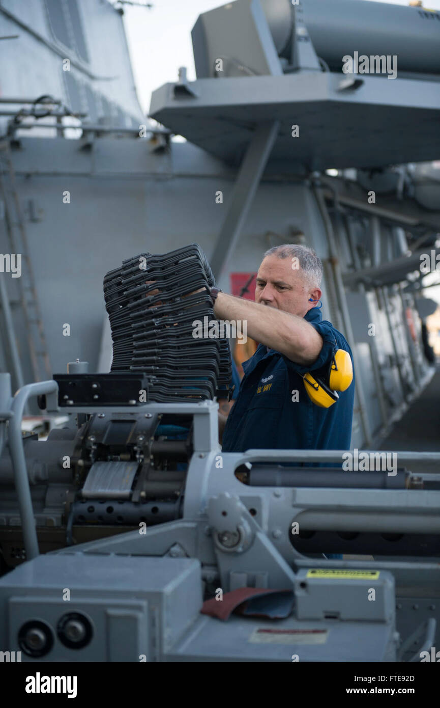 U s navy chief fire controlman hi-res stock photography and images - Alamy