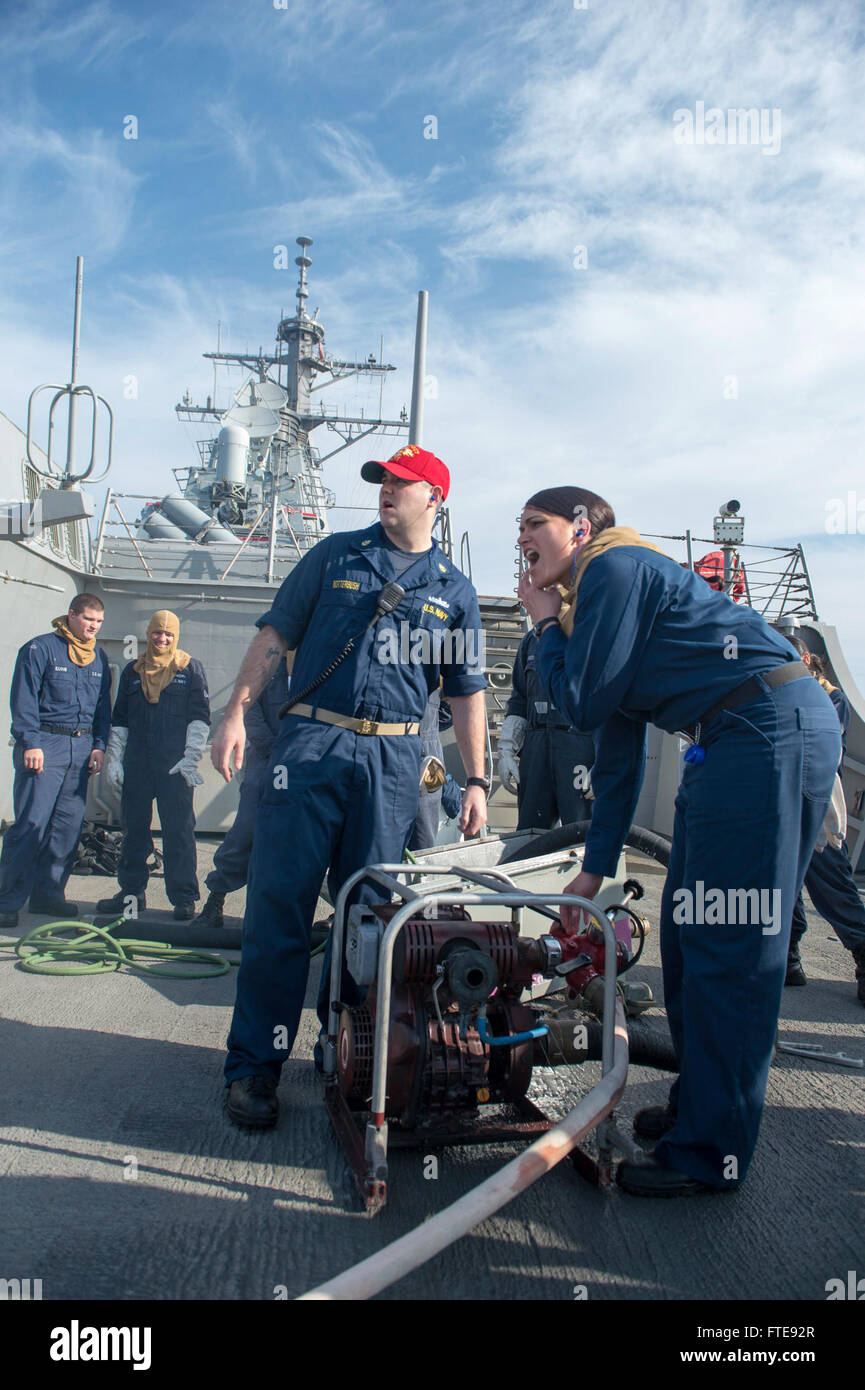 U s navy chief damage controlman hi-res stock photography and images ...