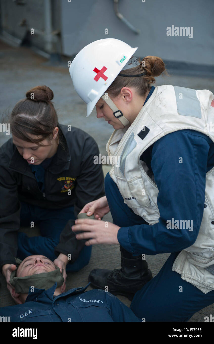 U s navy hospital man hi-res stock photography and images - Alamy