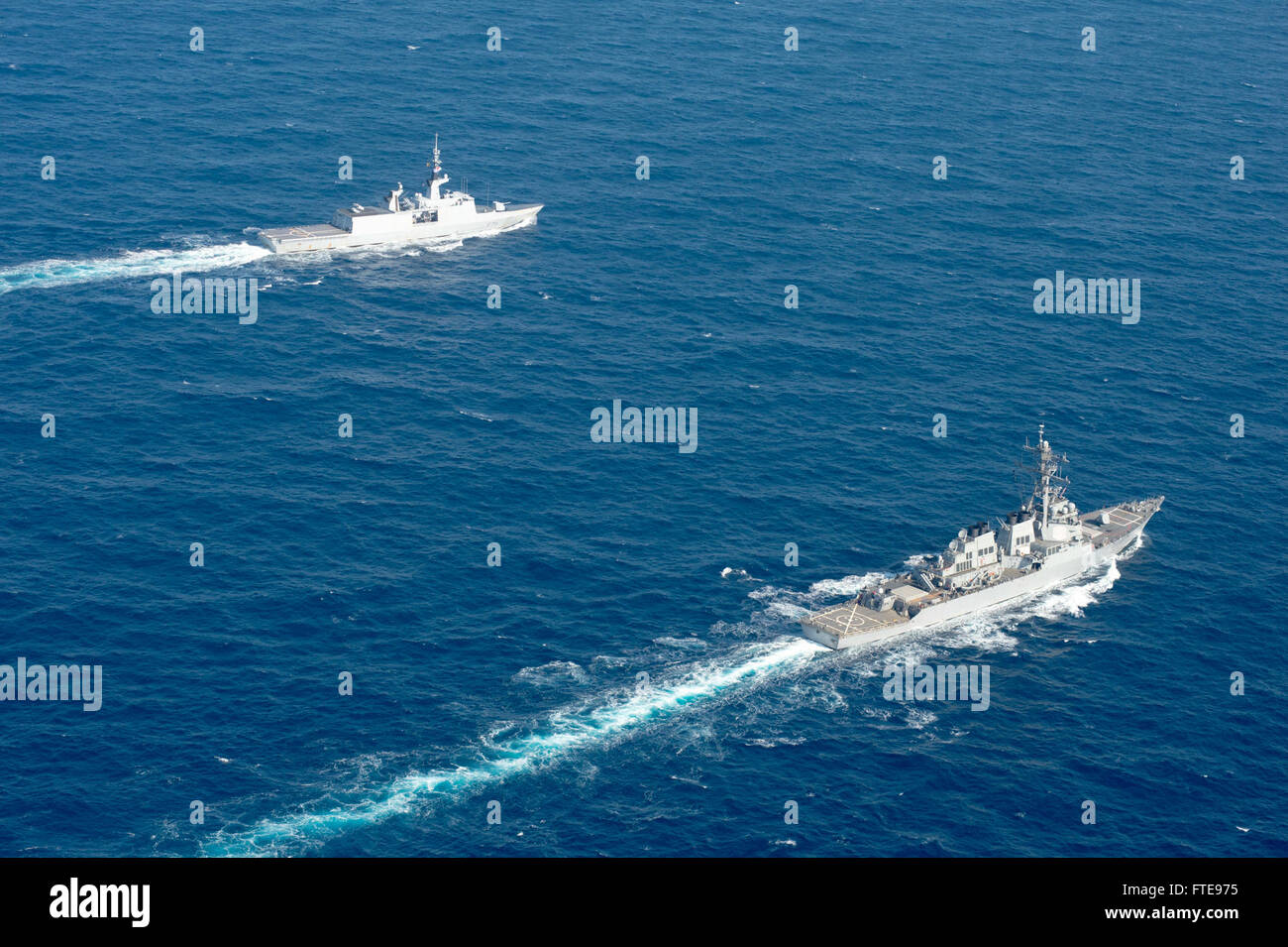 The USS Stout (DDG 55) and the French navy frigate FS Surcouf (F 711 ...