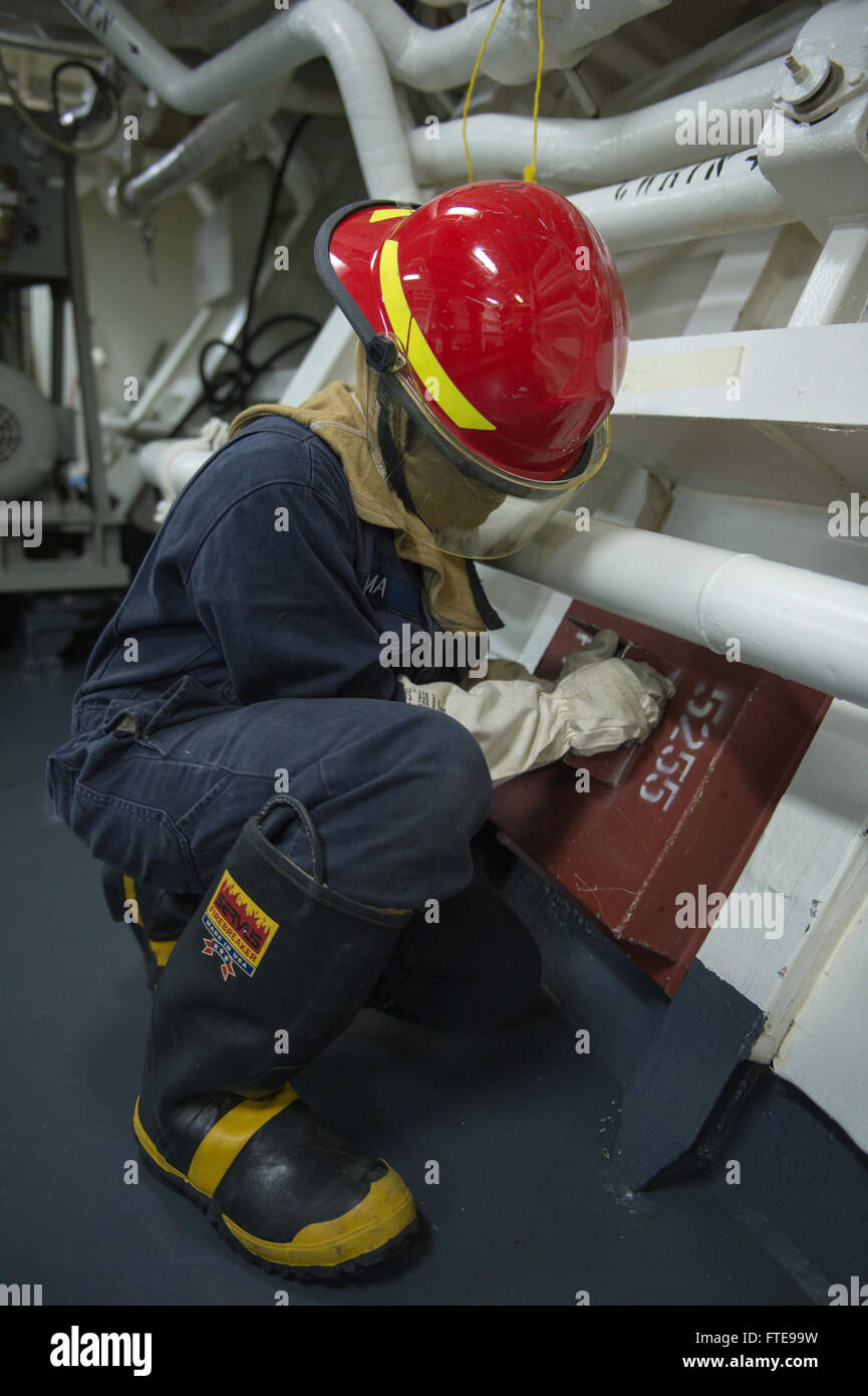 Damage control training drill hi-res stock photography and images - Alamy