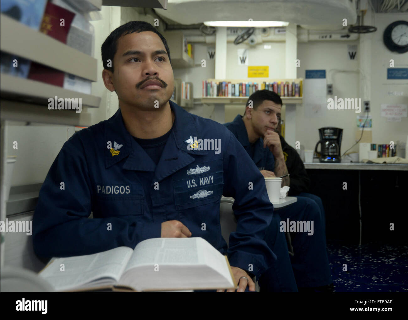 The U.S. Navy's Information Systems Technician 1st Class Jeffery ...