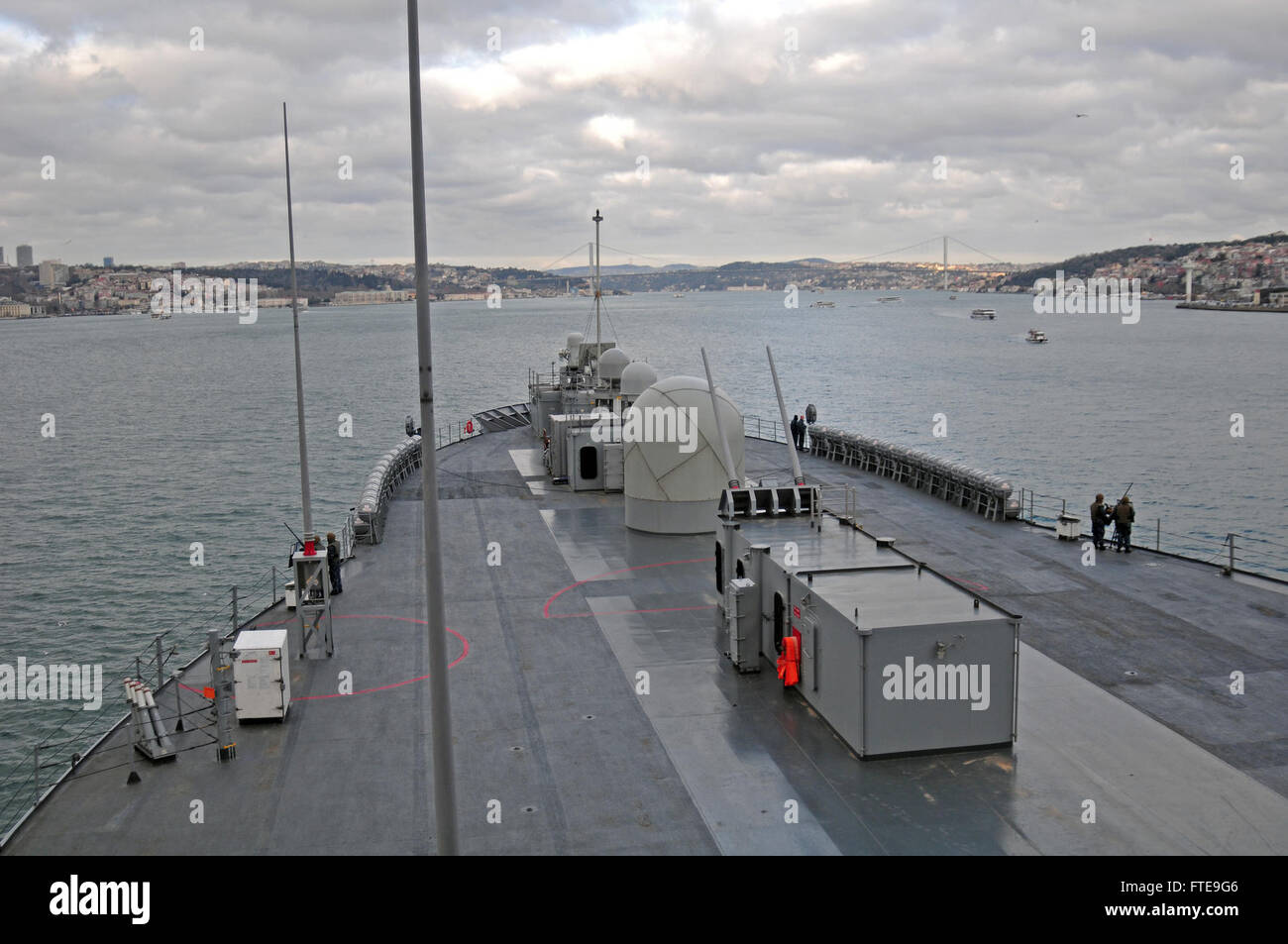 The USS Mount Whitney (LCC 20), the U.S. 6th Fleet flagship, transits ...