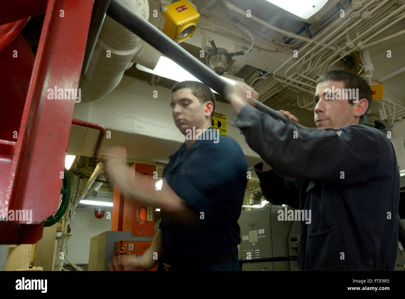 U s navy damage controlman fireman hi-res stock photography and images ...