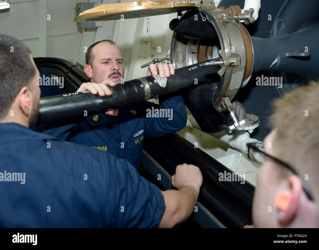Towed array sonar hi-res stock photography and images - Alamy