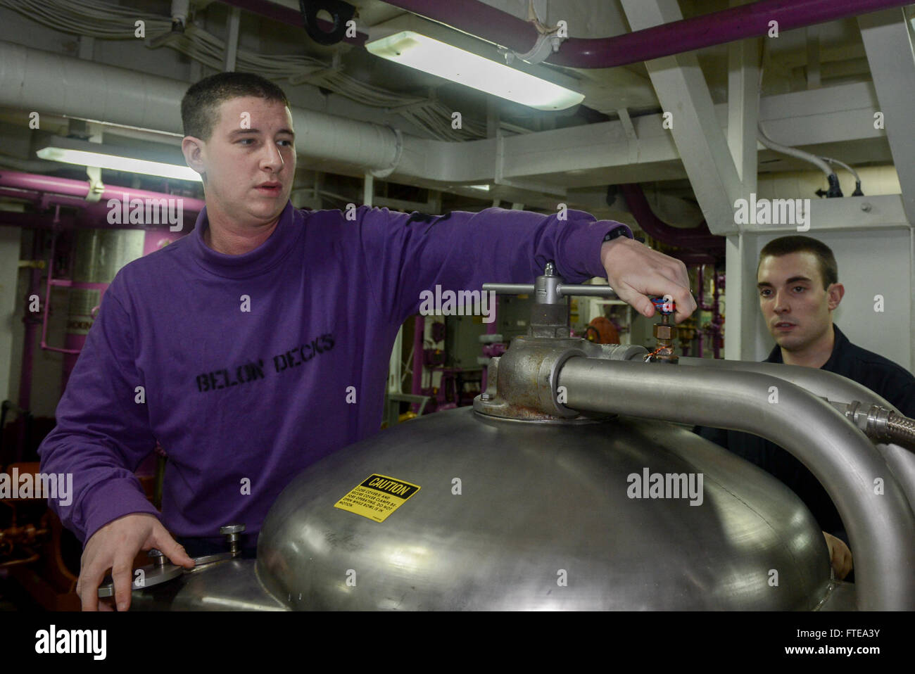 Jp 5 aviation fuel hi-res stock photography and images - Alamy