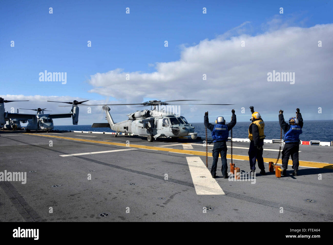 Boatswains mates on uss hi-res stock photography and images - Alamy
