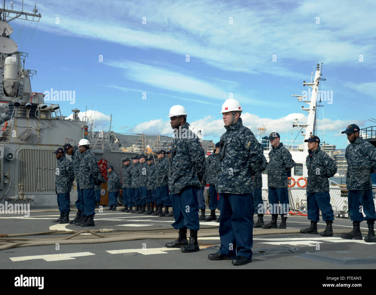 Us navy man rails hi-res stock photography and images - Alamy