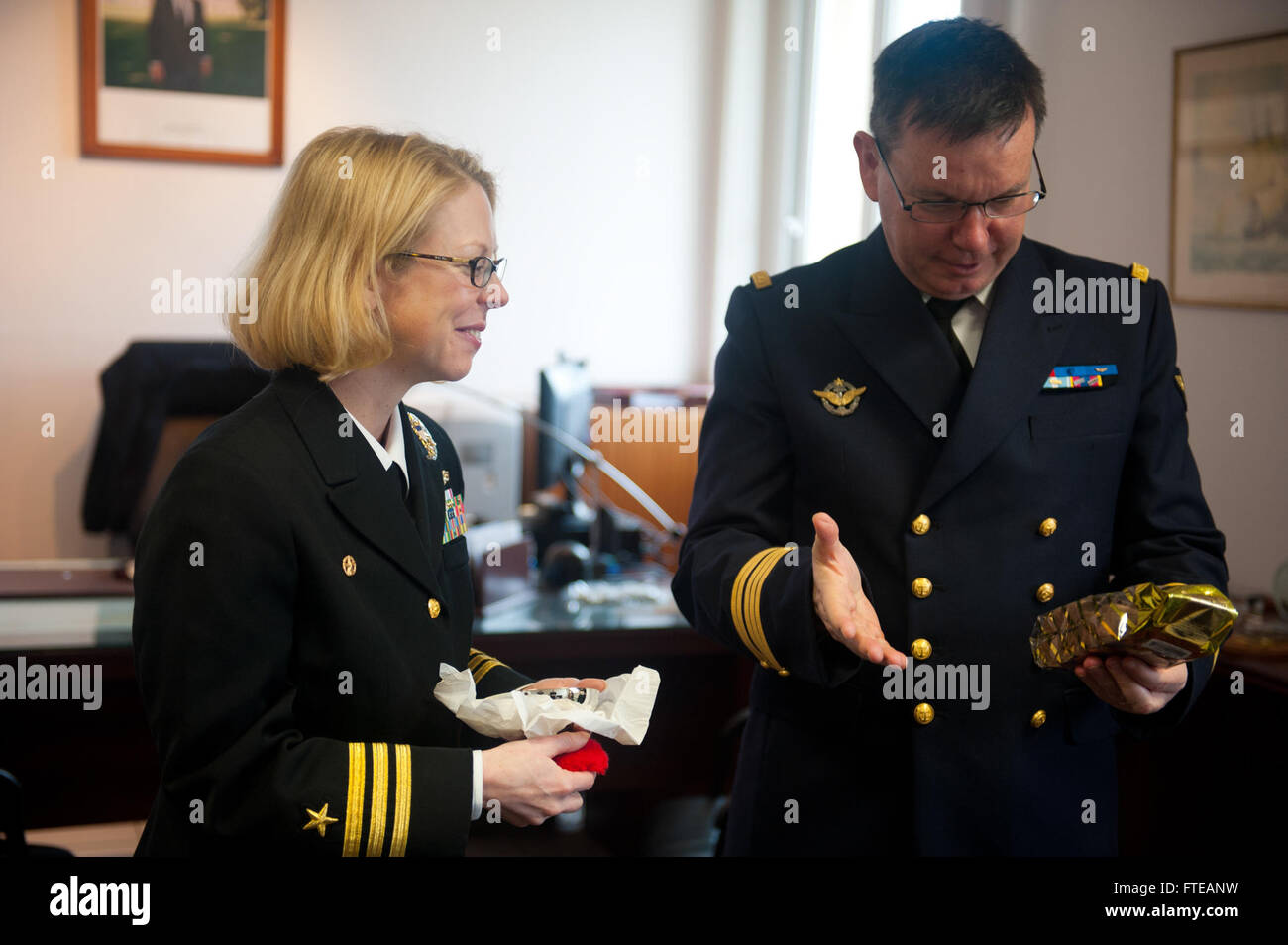 From right u s army 2nd hi-res stock photography and images - Alamy