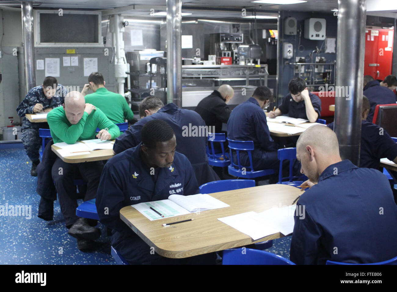 2nd Class Petty Officers aboard the USS Elrod (FFG 55) take their ...