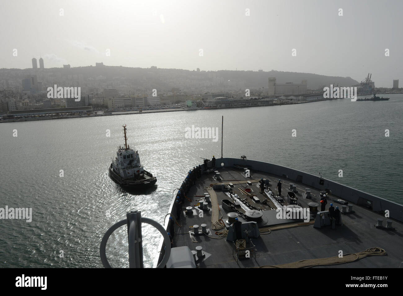USS Mesa Verde (LPD 19), an amphibious transport dock ship, prepares to ...