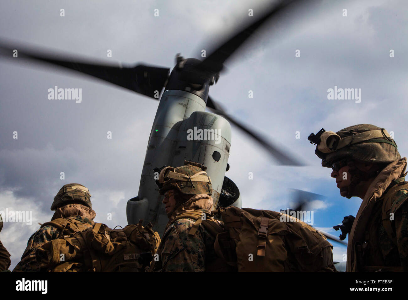Marine from amphibious assault hi-res stock photography and images - Alamy