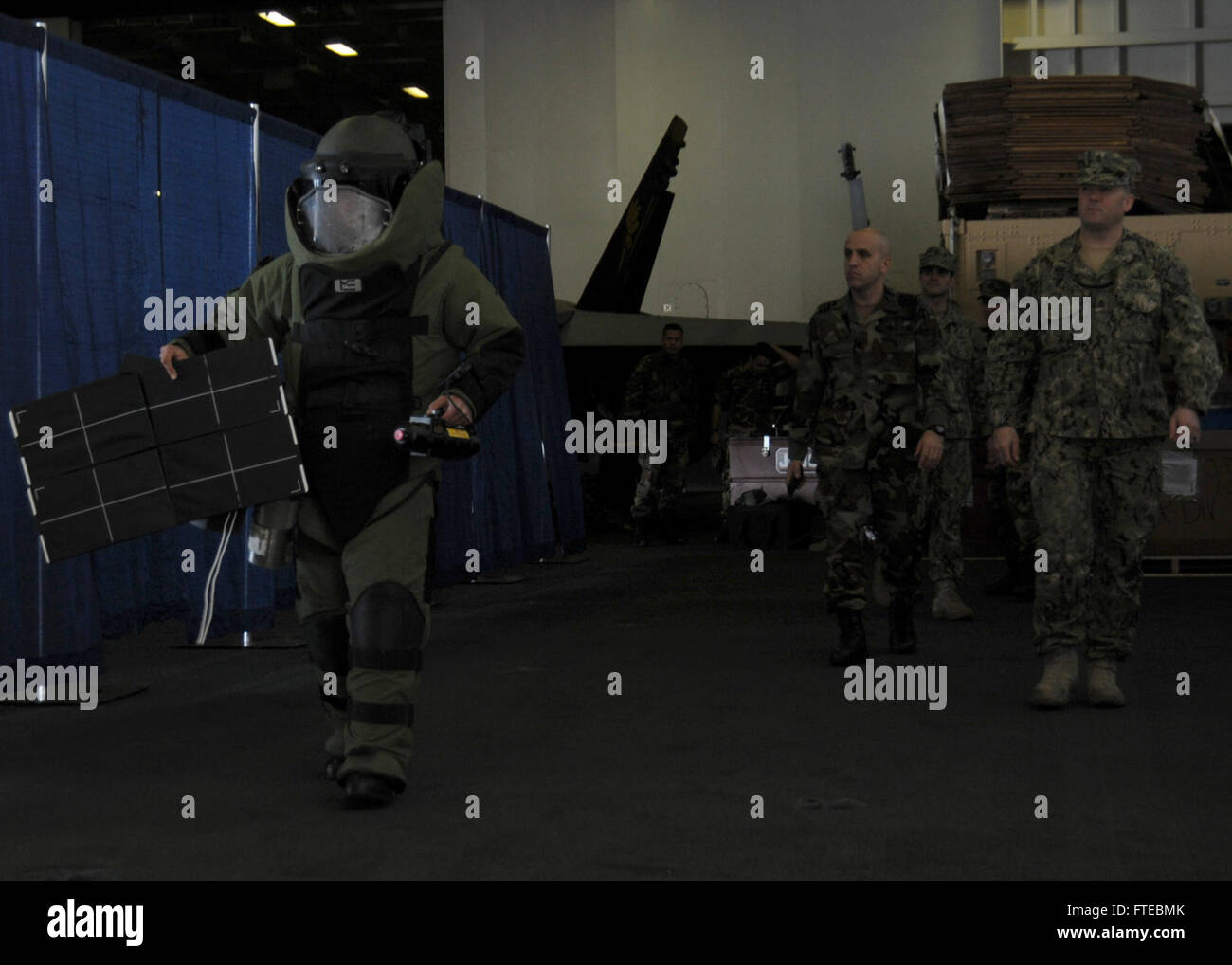 Explosive Ordnance Disposal Mobile Unit 3 Stock Photos & Explosive ...