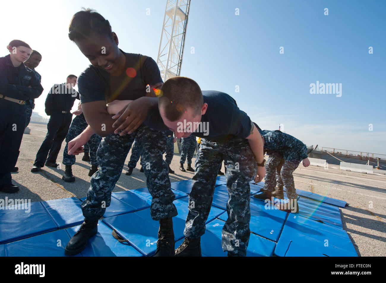 Navy fire controlman 3rd class hi-res stock photography and images - Alamy