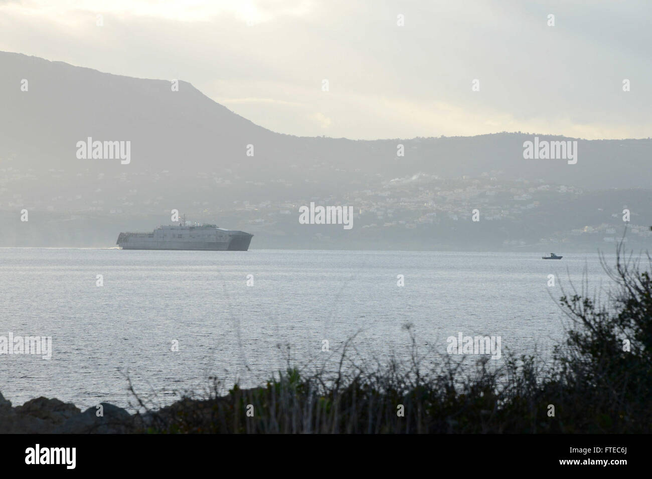 The USNS Spearhead (JHSV 1) arrives at Souda Bay, Greece, during its ...