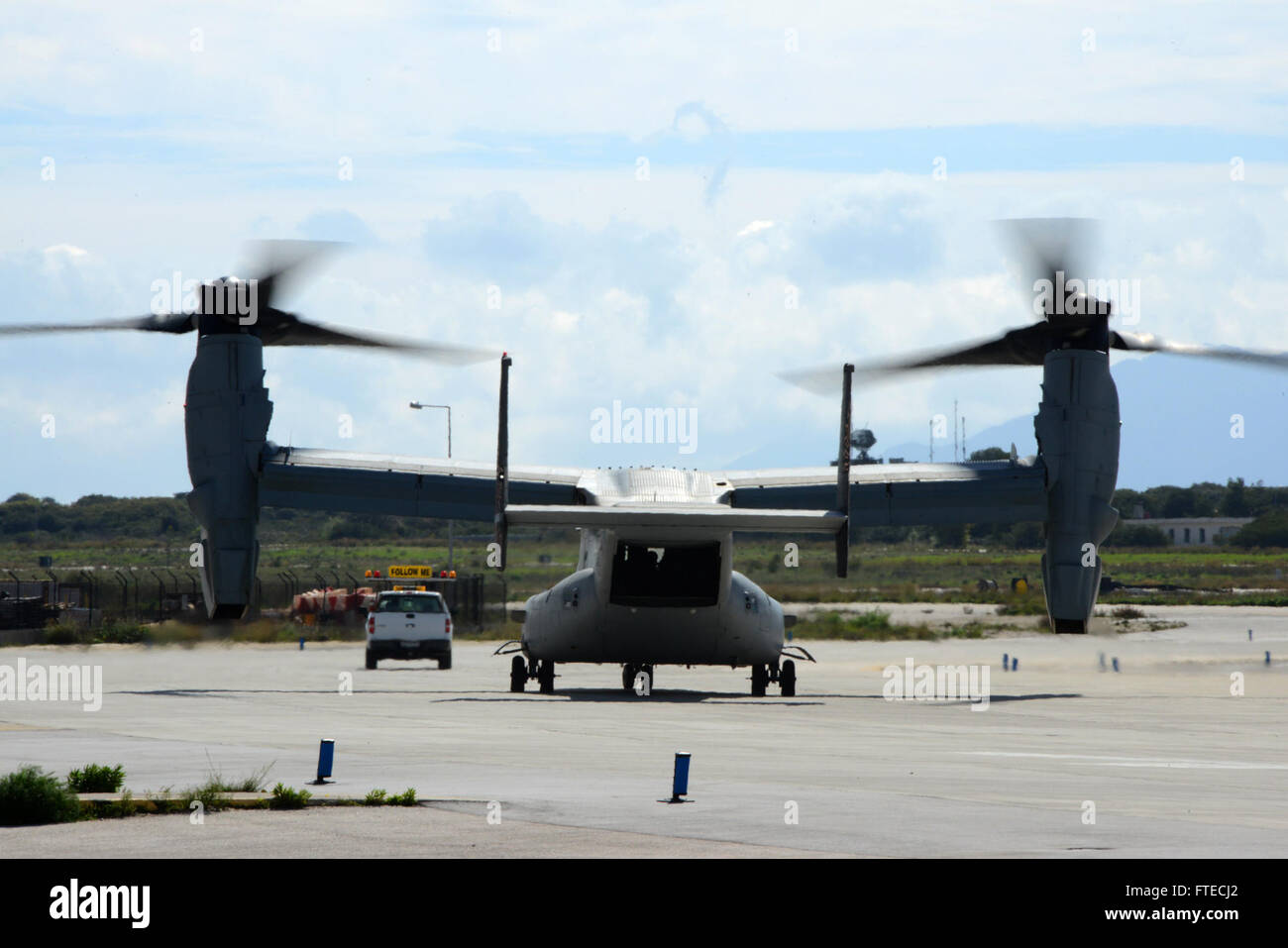 An MV-22 Osprey attached to Marine Medium Tiltrotor Squadron (VMM) 162 ...