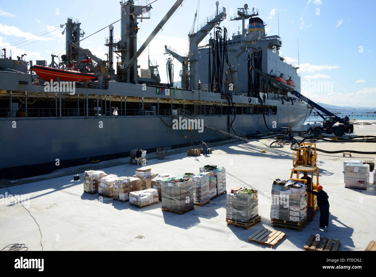The USNS John Lenthall (T-AO 189), a Henry J. Kaiser-class fleet ...