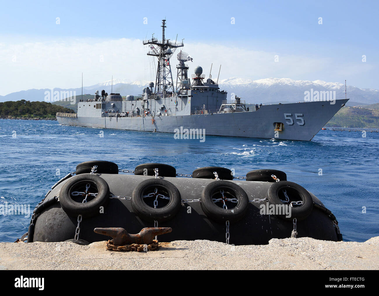 Uss elrod ffg 55 hi-res stock photography and images - Alamy