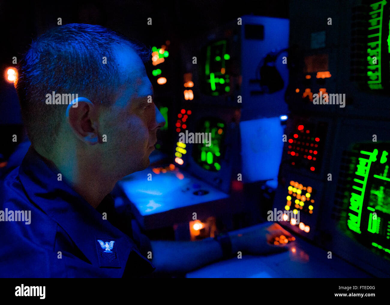 Sonar technician submarine hi-res stock photography and images - Alamy