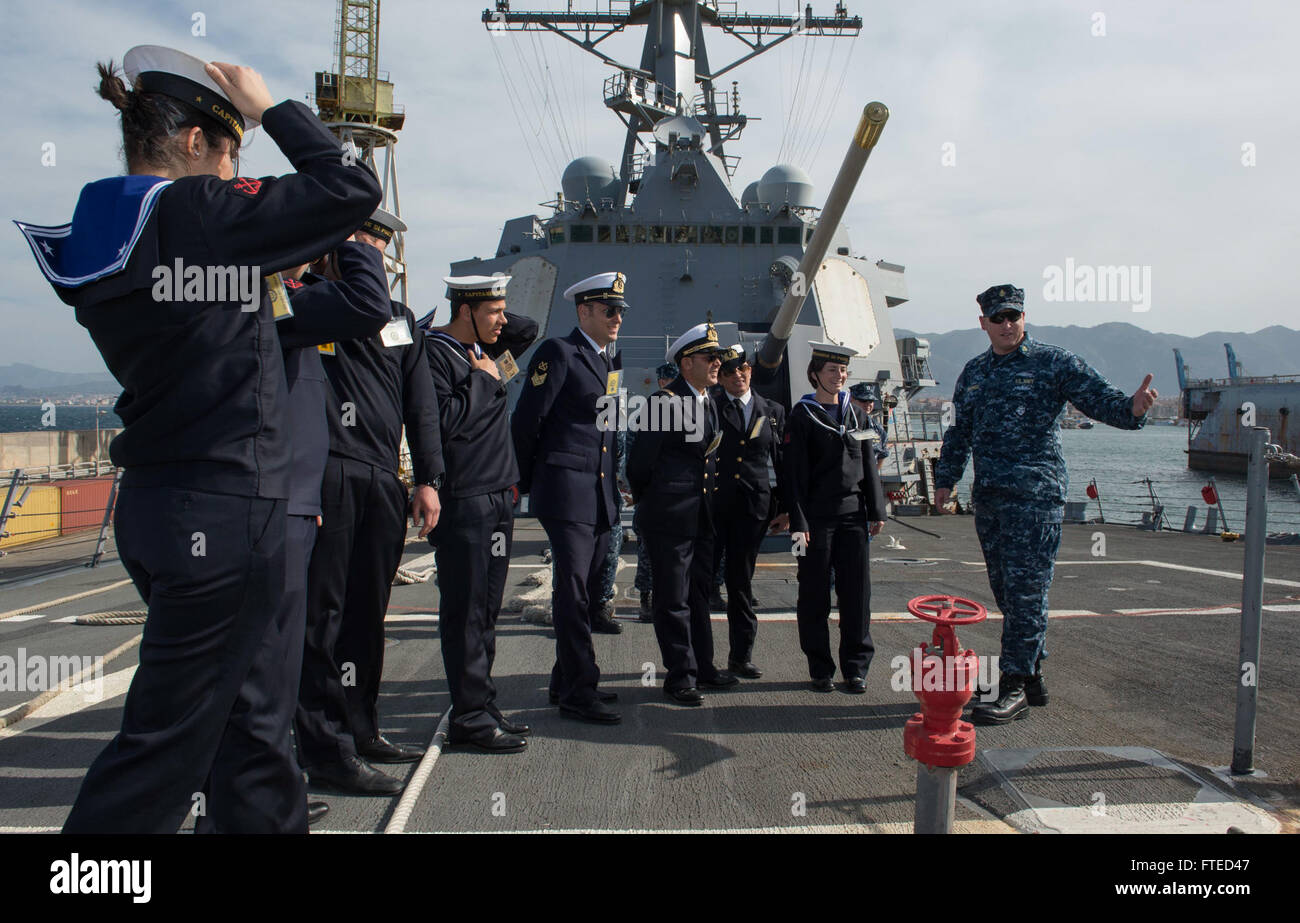 Uss mason ddg 87 hi-res stock photography and images - Alamy