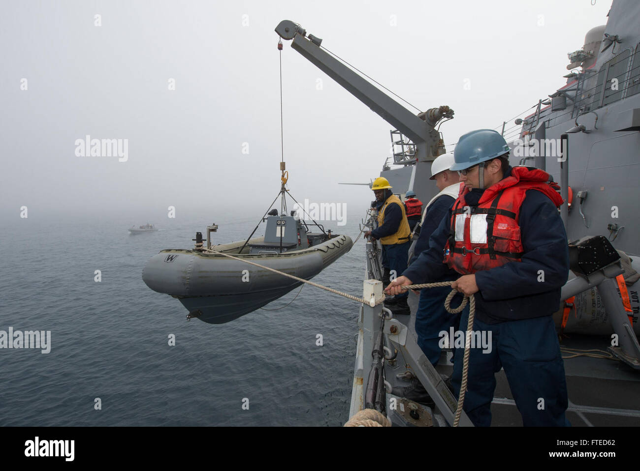 Guided missile destroyer uss mason ddg 87 hi-res stock photography and ...