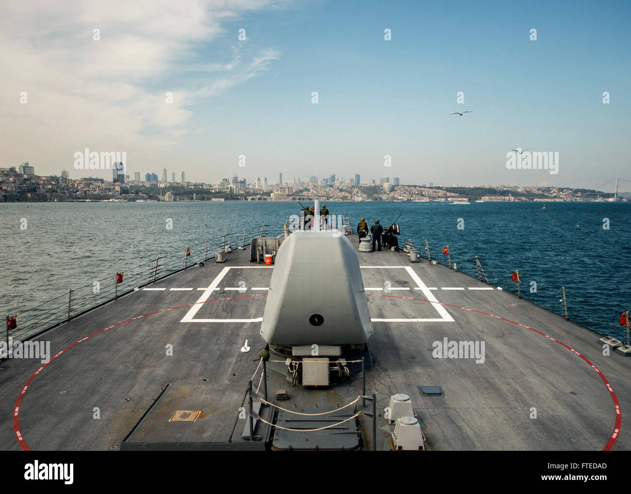The USS Donald Cook (DDG 75), an Arleigh Burke-class guided-missile ...