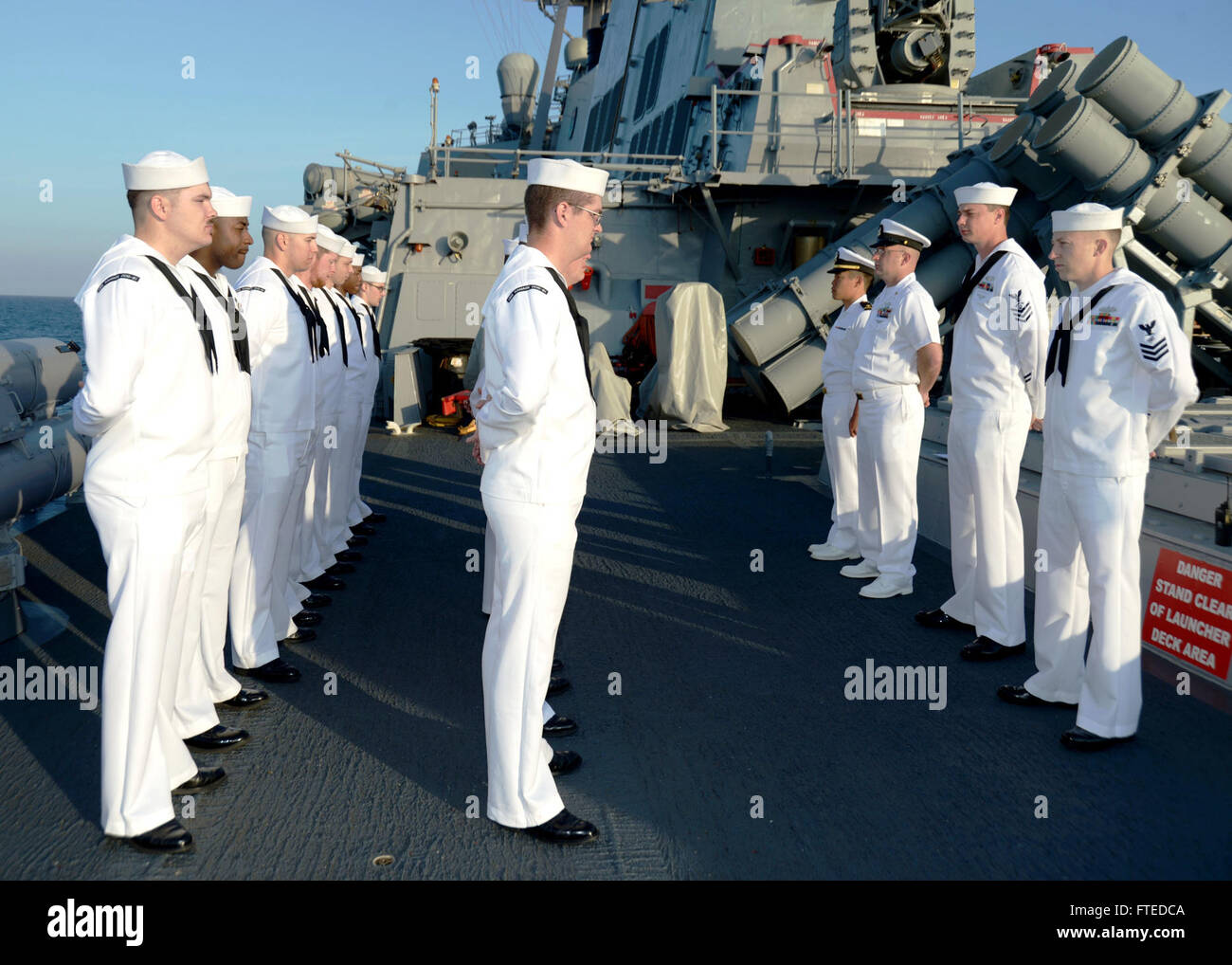 U s navy dress uniform hi-res stock photography and images - Alamy