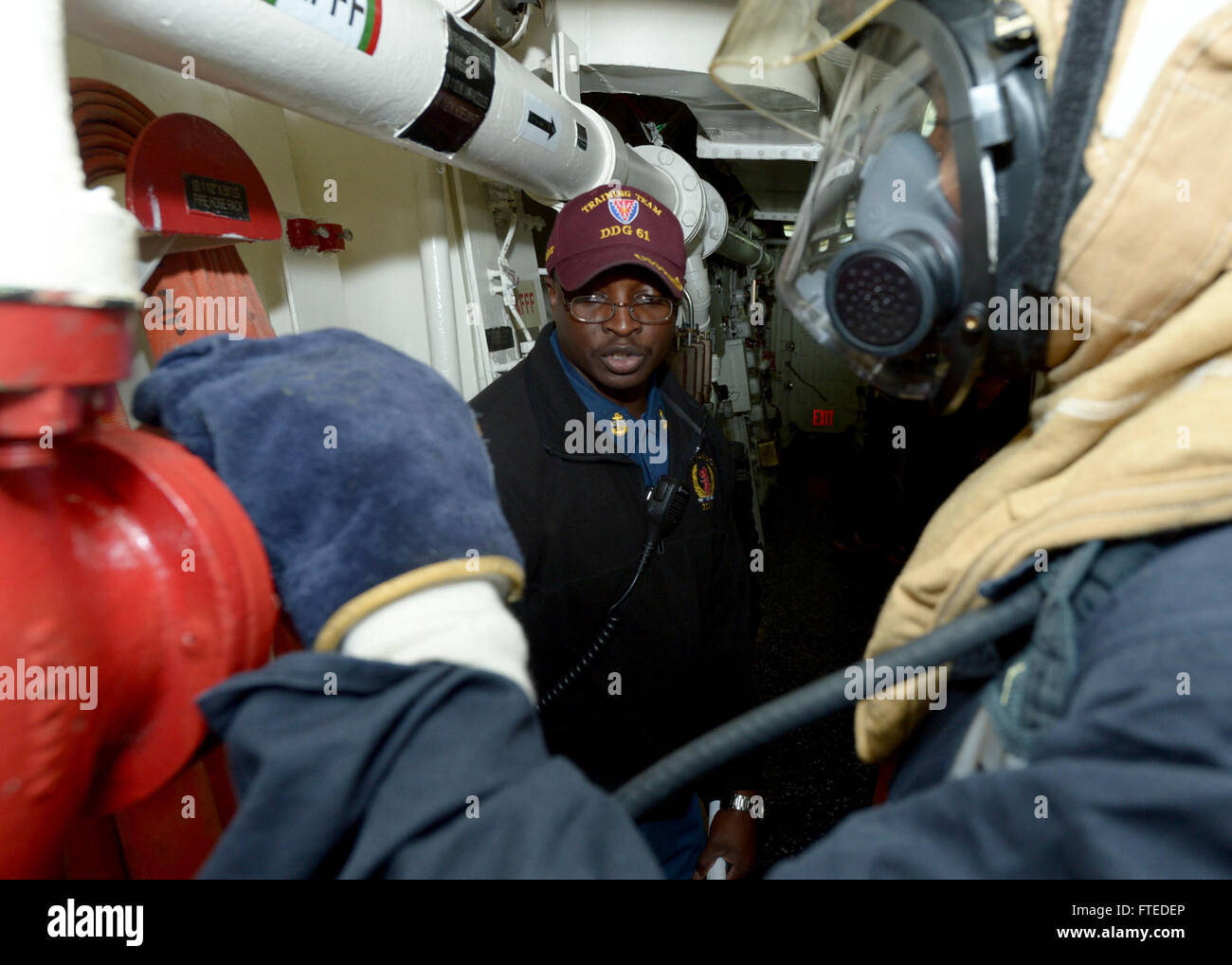 U s navy chief fire controlman hi-res stock photography and images - Alamy