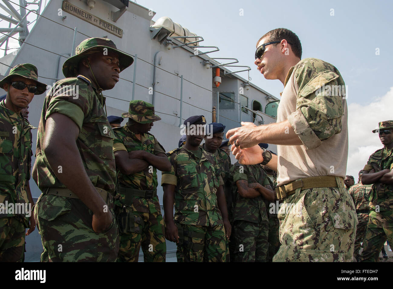 Cameroon air force hi-res stock photography and images - Alamy