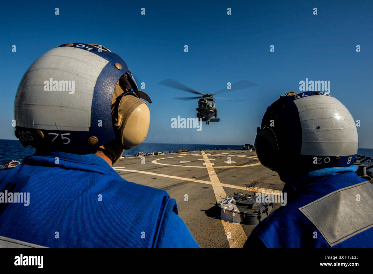 Arleigh burke class destroyers deck hi-res stock photography and images ...