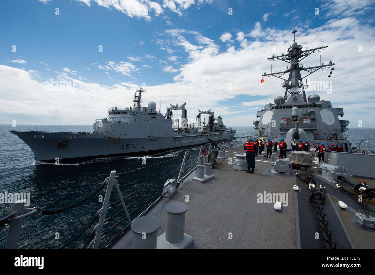 The USS Oscar Austin (DDG 79), an Arleigh Burke-class destroyer ...