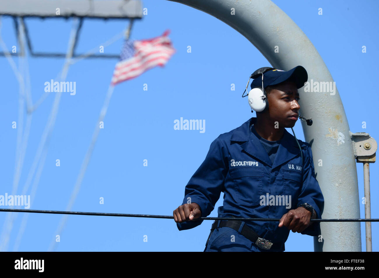 Seaman Recruit Joshua Cooleyepps performs lookout duty aboard the USS ...