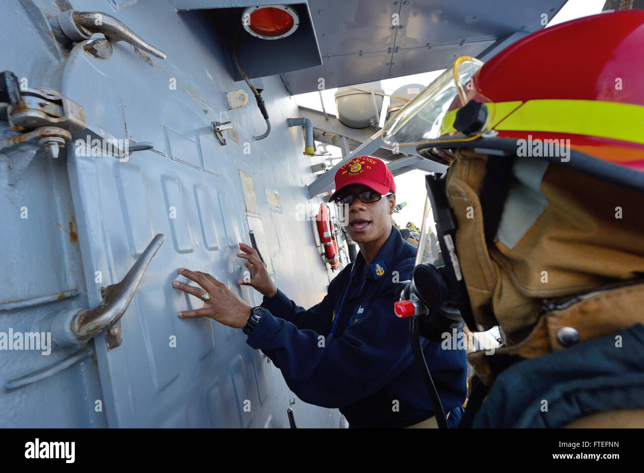 U s navy chief damage controlman hi-res stock photography and images ...