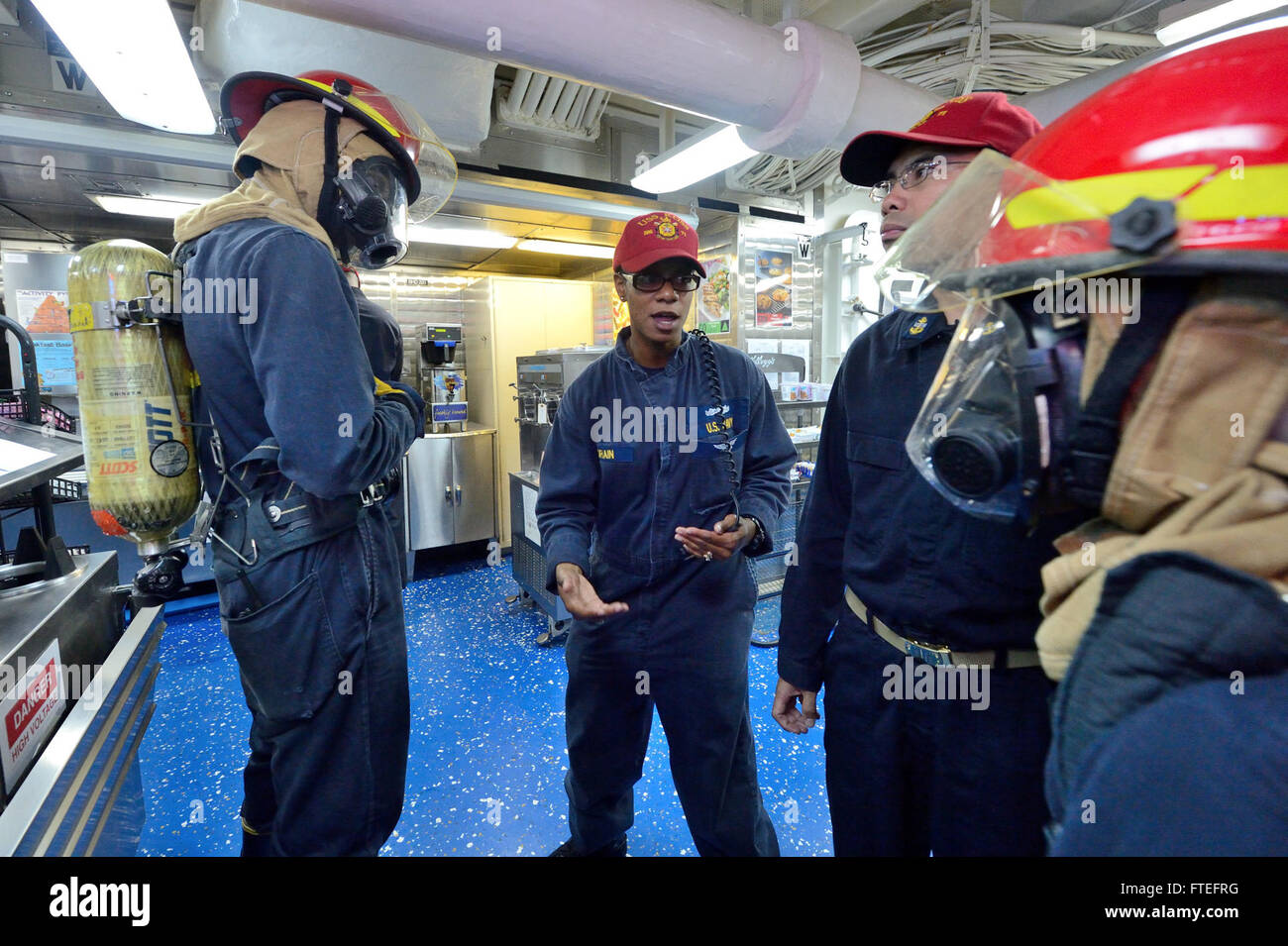 Damage controlman hi-res stock photography and images - Alamy