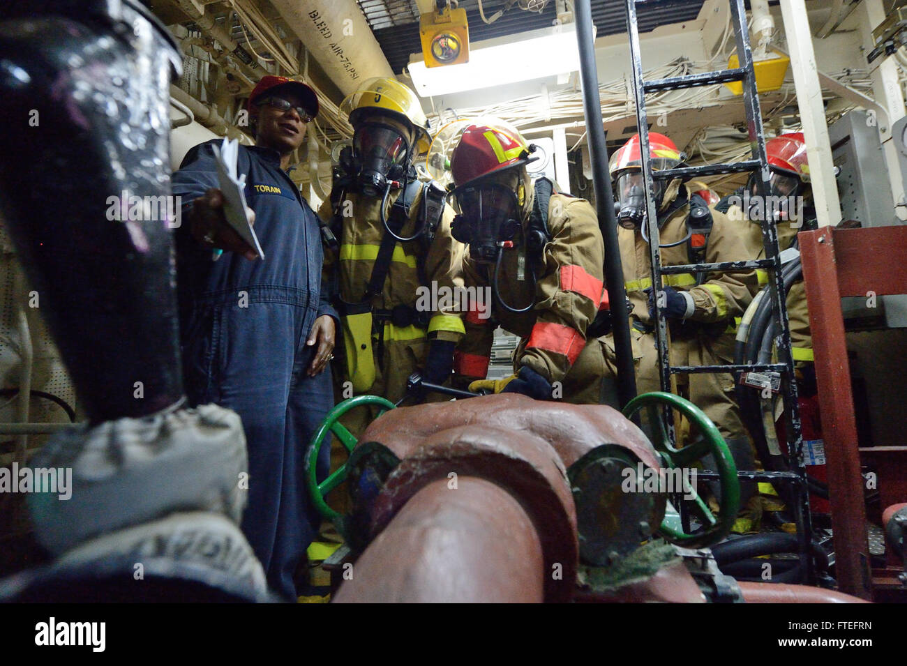 U s navy chief damage controlman hi-res stock photography and images ...
