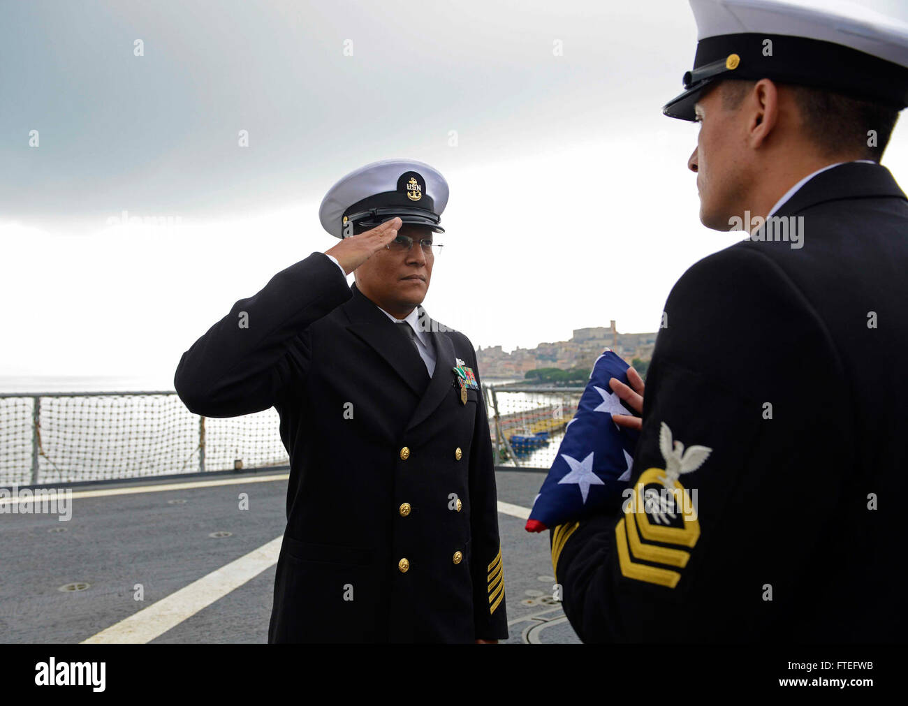 U s navy ships serviceman 1st hi-res stock photography and images - Alamy