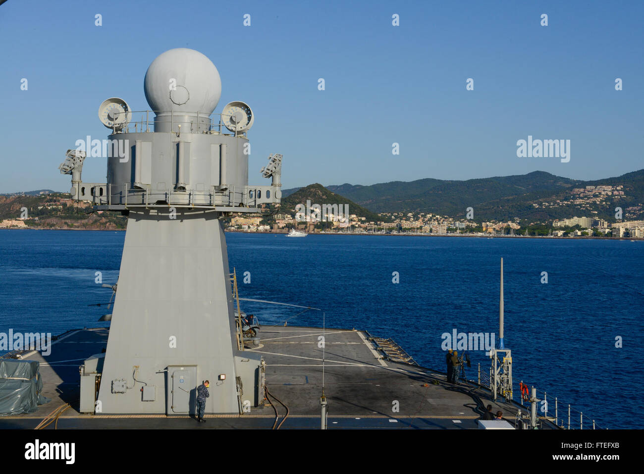 The USS Mount Whitney (LCC 20), a U.S. Navy command and control ship ...