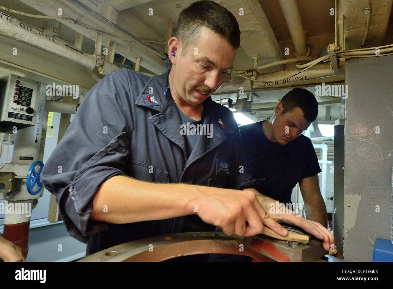 U s navy engineman 1st class hi-res stock photography and images - Alamy