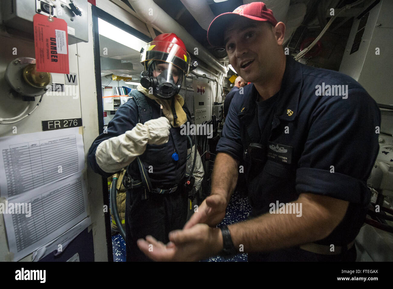 U s navy chief damage controlman hi-res stock photography and images ...
