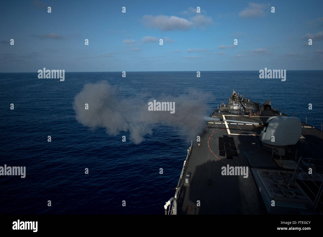 5 inch naval gun hi-res stock photography and images - Alamy