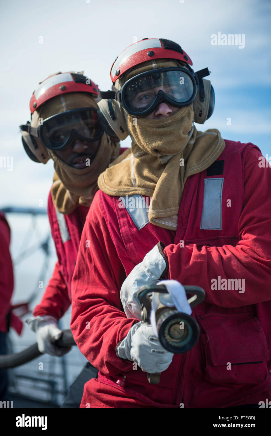 U s navy damage control fireman hi-res stock photography and images - Alamy