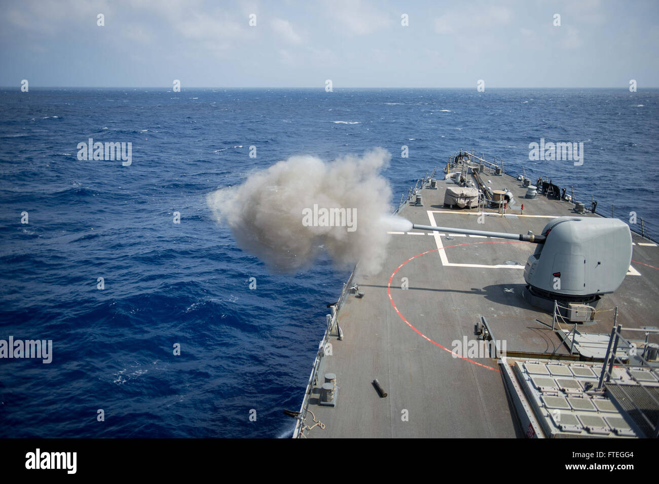 USS Mitscher (DDG 57), an Arleigh Burke-class guided-missile destroyer ...