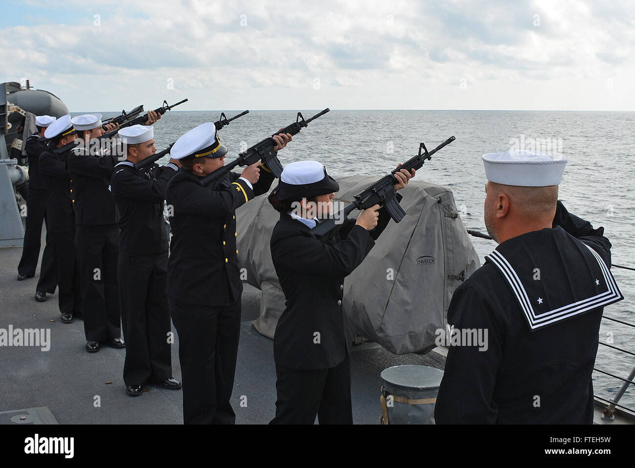 Uss cole memorial hi-res stock photography and images - Alamy